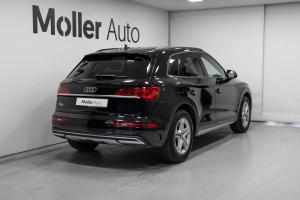 Melns Audi Q5 2025 Viļņa, ar dzinēja tilpumu 2.00 L un nobraukumu 49 tūkst. km par 35350 €, foto 6 vietnē AUTOMOTO.COM.LV
