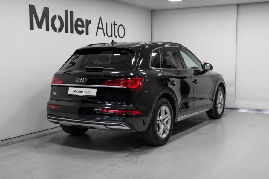 Melns Audi Q5 2025 Viļņa, ar dzinēja tilpumu 2.00 L un nobraukumu 49 tūkst. km par 35350 €, foto 6 vietnē AUTOMOTO.COM.LV