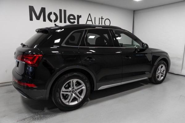 Black Audi Q5 2025 in Vilnius, with an engine capacity of 2.00 L and mileage of 49 thousand km for 35350 €, photo 6 on AUTOMOTO.COM.LV