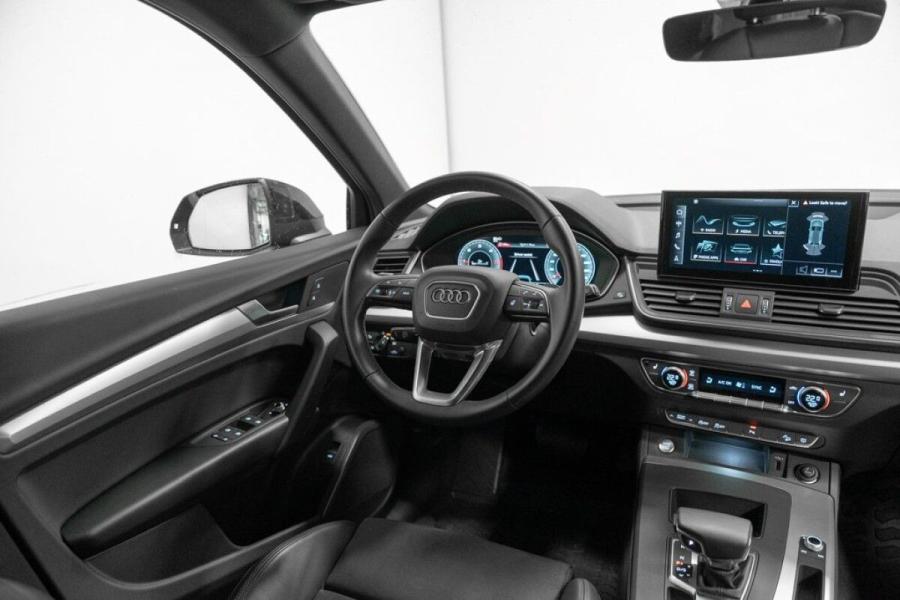 Melns Audi Q5 2025 Viļņa, ar dzinēja tilpumu 2.00 L un nobraukumu 49 tūkst. km par 35350 €, foto 13 vietnē AUTOMOTO.COM.LV
