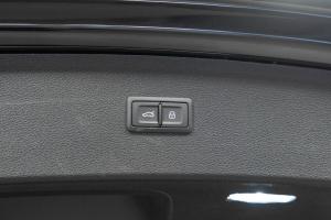 Melns Audi Q5 2025 Viļņa, ar dzinēja tilpumu 2.00 L un nobraukumu 49 tūkst. km par 35350 €, foto 24 vietnē AUTOMOTO.COM.LV