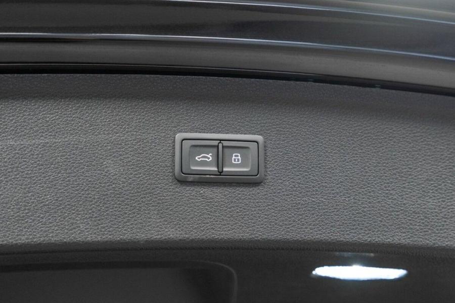 Melns Audi Q5 2025 Viļņa, ar dzinēja tilpumu 2.00 L un nobraukumu 49 tūkst. km par 35350 €, foto 24 vietnē AUTOMOTO.COM.LV