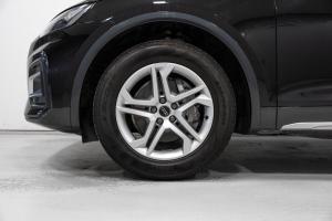 Melns Audi Q5 2025 Viļņa, ar dzinēja tilpumu 2.00 L un nobraukumu 49 tūkst. km par 35350 €, foto 25 vietnē AUTOMOTO.COM.LV