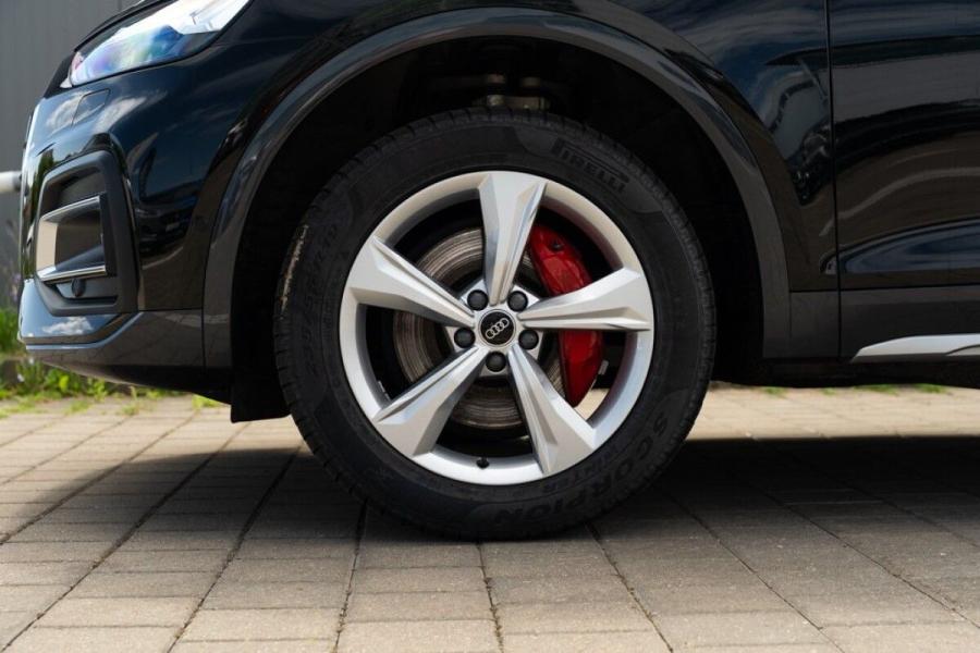 Melns Audi Q5 2025 Viļņa, ar dzinēja tilpumu 2.00 L un nobraukumu 9 tūkst. km par 48700 €, foto 5 vietnē AUTOMOTO.COM.LV