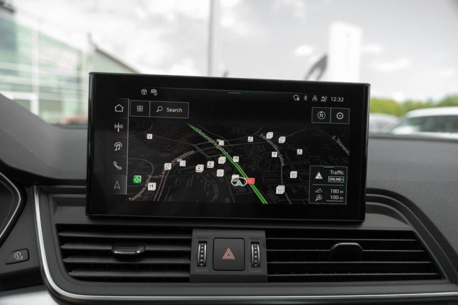 Melns Audi Q5 2025 Viļņa, ar dzinēja tilpumu 2.00 L un nobraukumu 9 tūkst. km par 48700 €, foto 20 vietnē AUTOMOTO.COM.LV