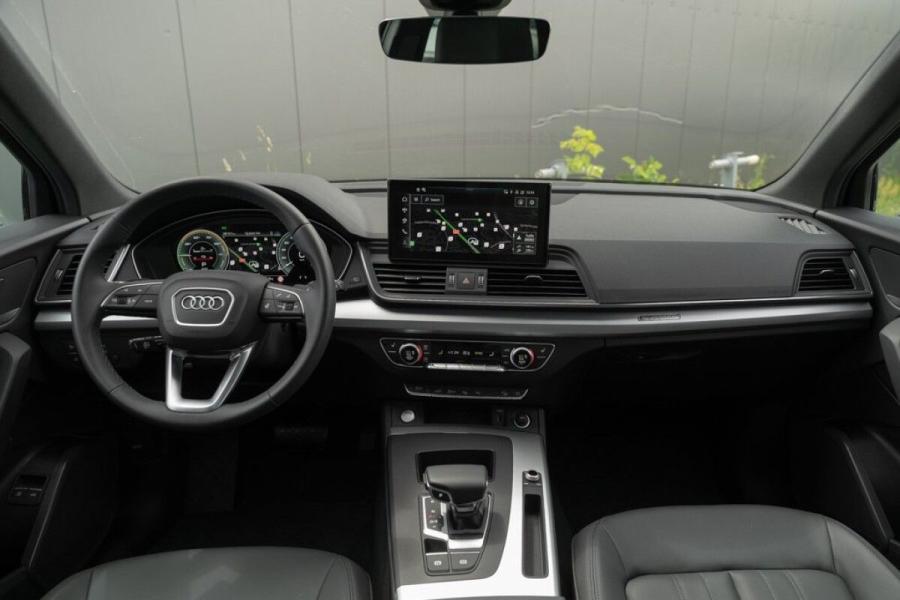 Melns Audi Q5 2025 Viļņa, ar dzinēja tilpumu 2.00 L un nobraukumu 9 tūkst. km par 48700 €, foto 24 vietnē AUTOMOTO.COM.LV