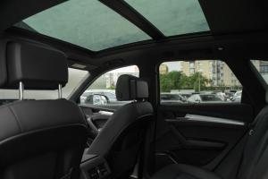 Melns Audi Q5 2025 Viļņa, ar dzinēja tilpumu 2.00 L un nobraukumu 9 tūkst. km par 48700 €, foto 28 vietnē AUTOMOTO.COM.LV