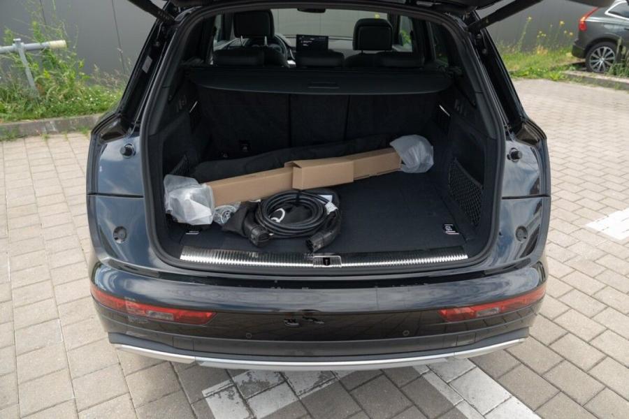 Melns Audi Q5 2025 Viļņa, ar dzinēja tilpumu 2.00 L un nobraukumu 9 tūkst. km par 48700 €, foto 29 vietnē AUTOMOTO.COM.LV