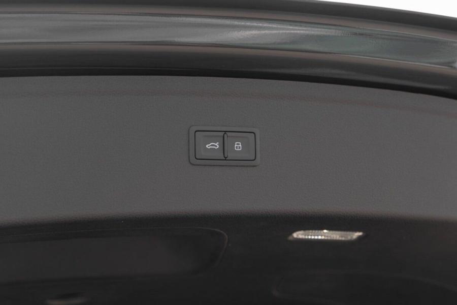 Melns Audi Q5 2025 Viļņa, ar dzinēja tilpumu 2.00 L un nobraukumu 9 tūkst. km par 48700 €, foto 30 vietnē AUTOMOTO.COM.LV