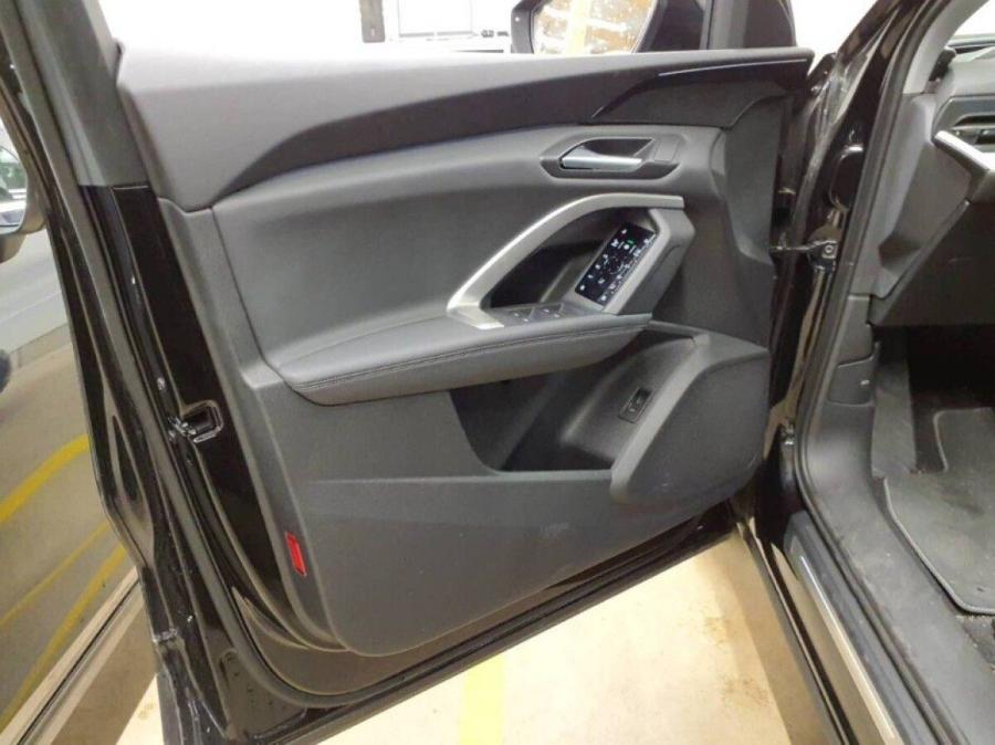 Black Audi Q5 2025 in Marupe, with an engine capacity of 2.00 L and mileage of 24 thousand km for 46900 €, photo 5 on AUTOMOTO.COM.LV
