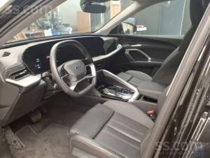 Black Audi Q5 2025 in Riga, with an engine capacity of 2.00 L and mileage of 22 thousand km for 45900 €, photo 4 on AUTOMOTO.COM.LV