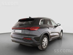 Black Audi Q5 2025 in Riga, with an engine capacity of 2.00 L and mileage of 19 thousand km for 46900 €, photo 3 on AUTOMOTO.COM.LV