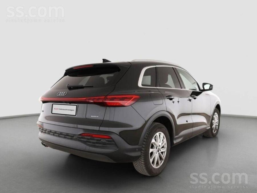 Black Audi Q5 2025 in Riga, with an engine capacity of 2.00 L and mileage of 19 thousand km for 46900 €, photo 3 on AUTOMOTO.COM.LV