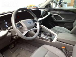 Black Audi Q5 2025 in Riga, with an engine capacity of 2.00 L and mileage of 19 thousand km for 46900 €, photo 4 on AUTOMOTO.COM.LV