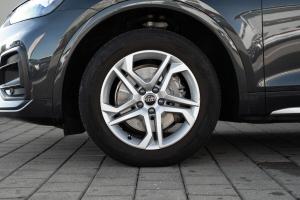 Black Audi Q5 2025 in Vilnius, with an engine capacity of 2.00 L and mileage of 45 thousand km for 34050 €, photo 5 on AUTOMOTO.COM.LV
