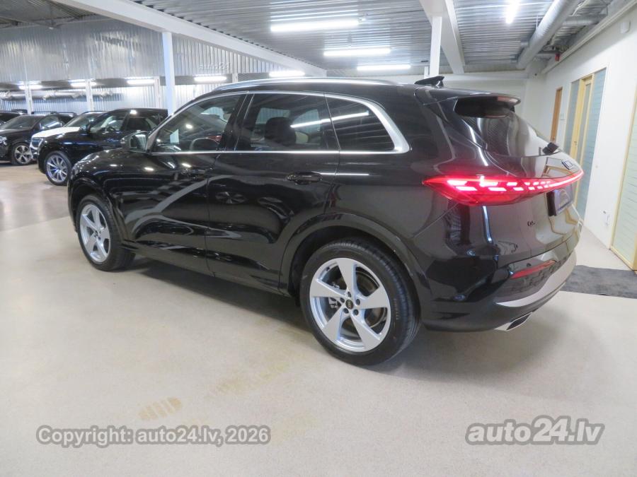 Melns Audi Q5 2026 Tallina, ar dzinēja tilpumu 2.00 L un nobraukumu 32 tūkst. km par 56000 €, foto 3 vietnē AUTOMOTO.COM.LV