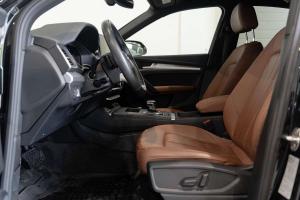 Black Audi Q5 2023 in Vilnius, with an engine capacity of 1.98 L and mileage of 74 thousand km for 36900 €, photo 13 on AUTOMOTO.COM.LV