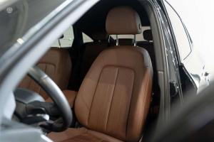 Black Audi Q5 2023 in Vilnius, with an engine capacity of 1.98 L and mileage of 74 thousand km for 36900 €, photo 14 on AUTOMOTO.COM.LV