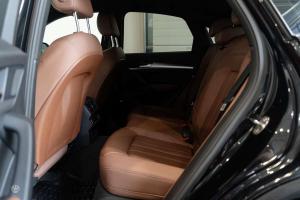Black Audi Q5 2023 in Vilnius, with an engine capacity of 1.98 L and mileage of 74 thousand km for 36900 €, photo 18 on AUTOMOTO.COM.LV