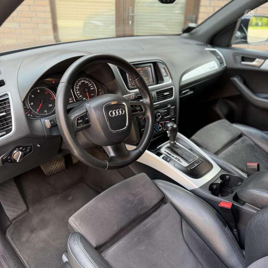 Black Audi Q5 2012 in Kaisiadorys, with an engine capacity of 1.97 L and mileage of 284 thousand km for 9500 €, photo 33 on AUTOMOTO.COM.LV