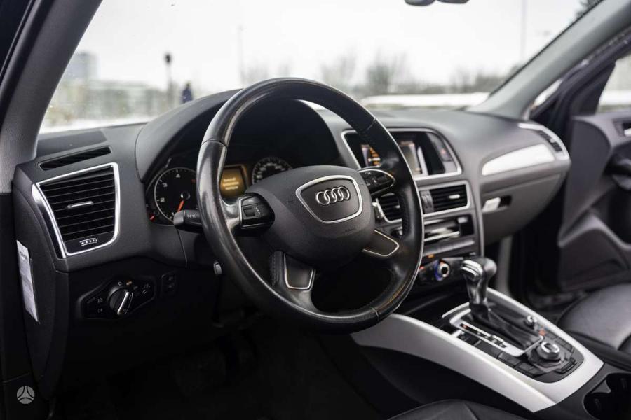 Black Audi Q5 2015 in Vilnius, with an engine capacity of 1.99 L and mileage of 216 thousand km for 12300 €, photo 10 on AUTOMOTO.COM.LV