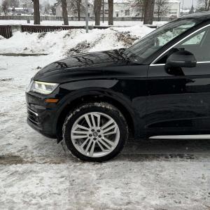 Black Audi Q5 2018 in Taurage, with an engine capacity of 2.00 L and mileage of 213 thousand km for 21900 €, photo 2 on AUTOMOTO.COM.LV