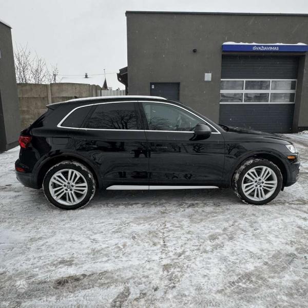 Black Audi Q5 2018 in Taurage, with an engine capacity of 2.00 L and mileage of 213 thousand km for 21900 €, photo 8 on AUTOMOTO.COM.LV