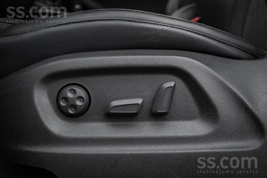 Black Audi Q5 2010 in Riga, with an engine capacity of 3.00 L and mileage of 185 thousand km for 13500 €, photo 12 on AUTOMOTO.COM.LV