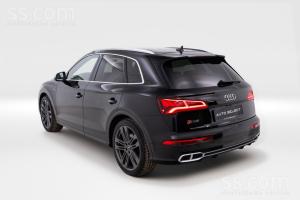 Black Audi Q5 2017 in Tallinn, with an engine capacity of 3.00 L and mileage of 194 thousand km for 23900 €, photo 5 on AUTOMOTO.COM.LV