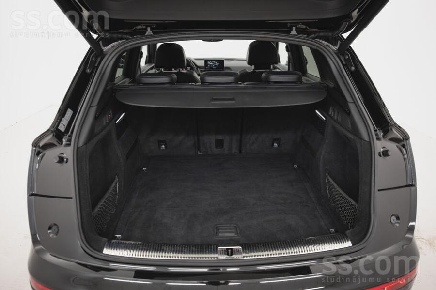 Black Audi Q5 2017 in Tallinn, with an engine capacity of 3.00 L and mileage of 194 thousand km for 23900 €, photo 16 on AUTOMOTO.COM.LV