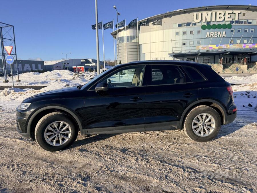 Black Audi Q5 2018 in Tallinn, with an engine capacity of 2.00 L and mileage of 307 thousand km for 19900 €, photo 3 on AUTOMOTO.COM.LV