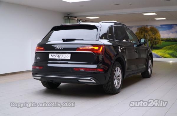 Melns Audi Q5 2024 Tallina, ar dzinēja tilpumu 2.00 L un nobraukumu 45 tūkst. km par 35900 €, foto 4 vietnē AUTOMOTO.COM.LV