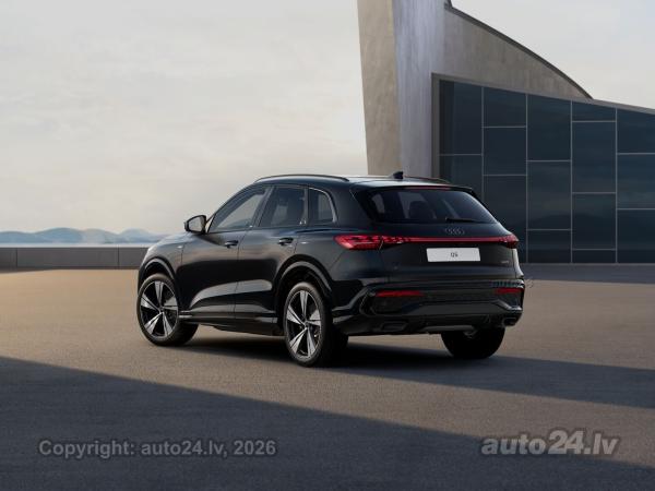 Melns Audi Q5 2026 Tallina, ar dzinēja tilpumu 2.00 L un nobraukumu 10 tūkst. km par 75900 €, foto 2 vietnē AUTOMOTO.COM.LV