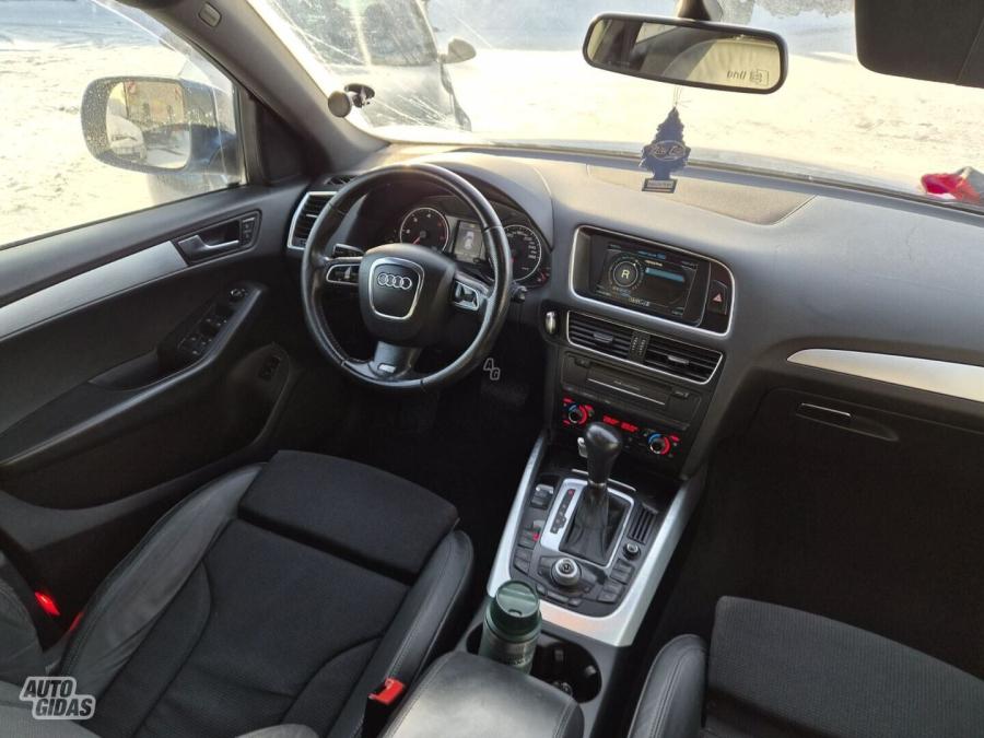 Zils Audi Q5 2009 Viļņa, ar dzinēja tilpumu 2.00 L un nobraukumu 282 tūkst. km par 8600 €, foto 15 vietnē AUTOMOTO.COM.LV