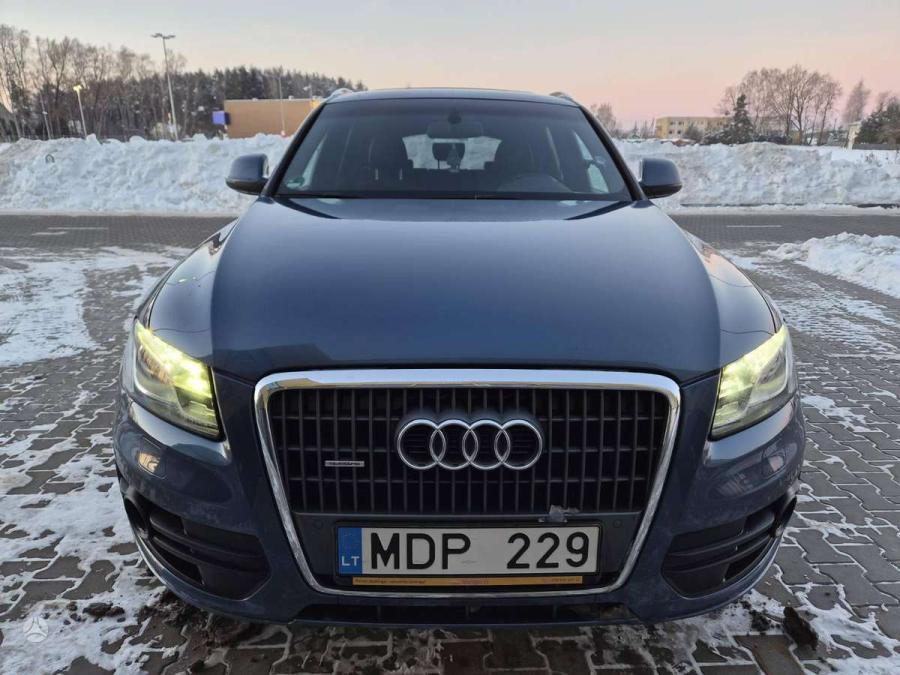 Blue Audi Q5 2009 in Vilnius, with an engine capacity of 1.97 L and mileage of 282 thousand km for 8600 €, photo 3 on AUTOMOTO.COM.LV