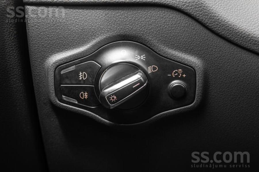 Blue Audi Q5 2009 in Riga, with an engine capacity of 3.00 L and mileage of 0 thousand km for 7990 €, photo 28 on AUTOMOTO.COM.LV