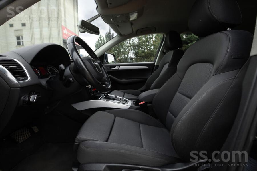 Zils Audi Q5 2009 Tukums, ar dzinēja tilpumu 2.00 L un nobraukumu 0 tūkst. km par 6999 €, foto 15 vietnē AUTOMOTO.COM.LV