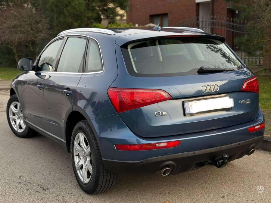 Blue Audi Q5 2010 in Klaipeda, with an engine capacity of 2.97 L and mileage of 297 thousand km for 8550 €, photo 8 on AUTOMOTO.COM.LV