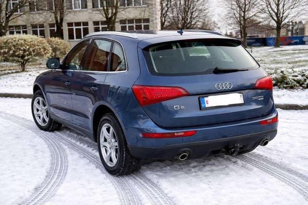 Zils Audi Q5 2010 Klaipėda, ar dzinēja tilpumu 2.97 L un nobraukumu 297 tūkst. km par 8400 €, foto 4 vietnē AUTOMOTO.COM.LV