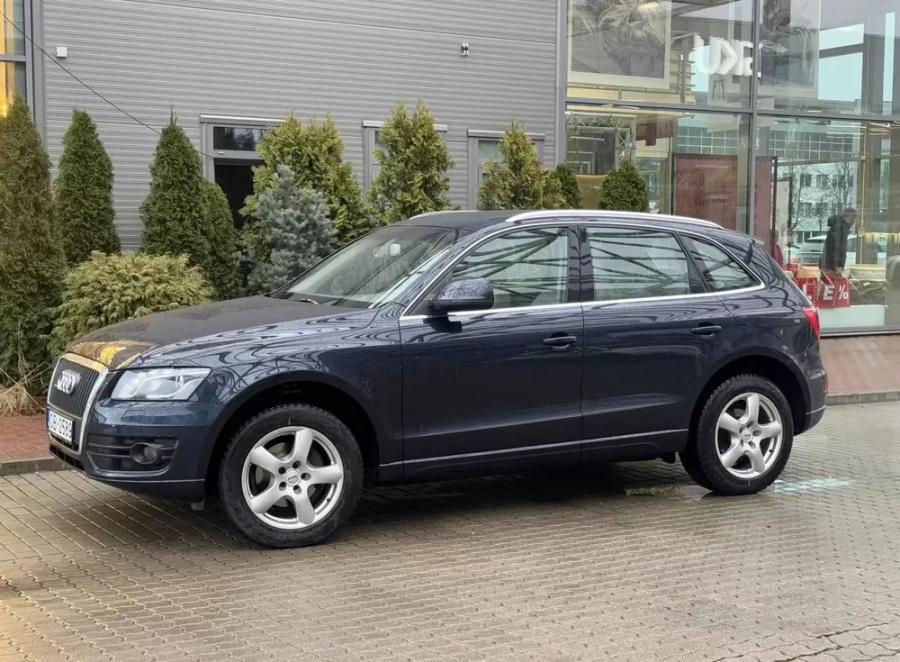 Blue Audi Q5 2010 in Riga, with an engine capacity of 2.00 L and mileage of 154 thousand km for 11650 €, photo 4 on AUTOMOTO.COM.LV