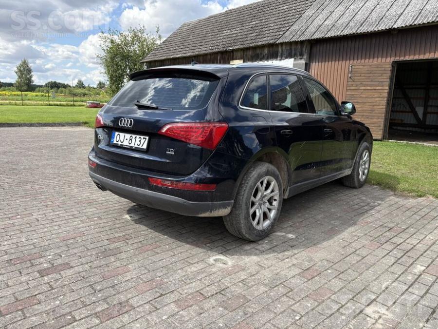 Blue Audi Q5 2010 in Jelgava, with an engine capacity of 2.00 L and mileage of 223 thousand km for 6999 €, photo 3 on AUTOMOTO.COM.LV