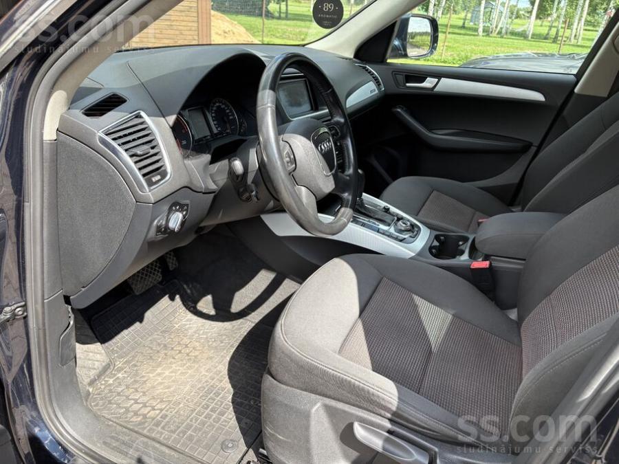 Blue Audi Q5 2010 in Jelgava, with an engine capacity of 2.00 L and mileage of 223 thousand km for 6999 €, photo 5 on AUTOMOTO.COM.LV