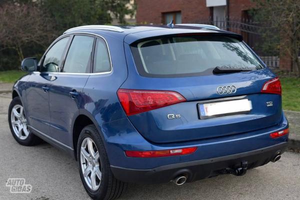 Audi Q5 2010 in Klaipeda on AUTOMOTO.COM.LV Blue Audi Q5 2010 in Klaipeda, with an engine capacity of 3.00 L and mileage of 294 thousand km for 6950 €, photo 5 on AUTOMOTO.COM.LV