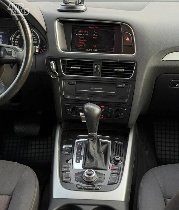 Audi Q5 2010 in Klaipeda on AUTOMOTO.COM.LV Blue Audi Q5 2010 in Klaipeda, with an engine capacity of 3.00 L and mileage of 294 thousand km for 6950 €, photo 7 on AUTOMOTO.COM.LV