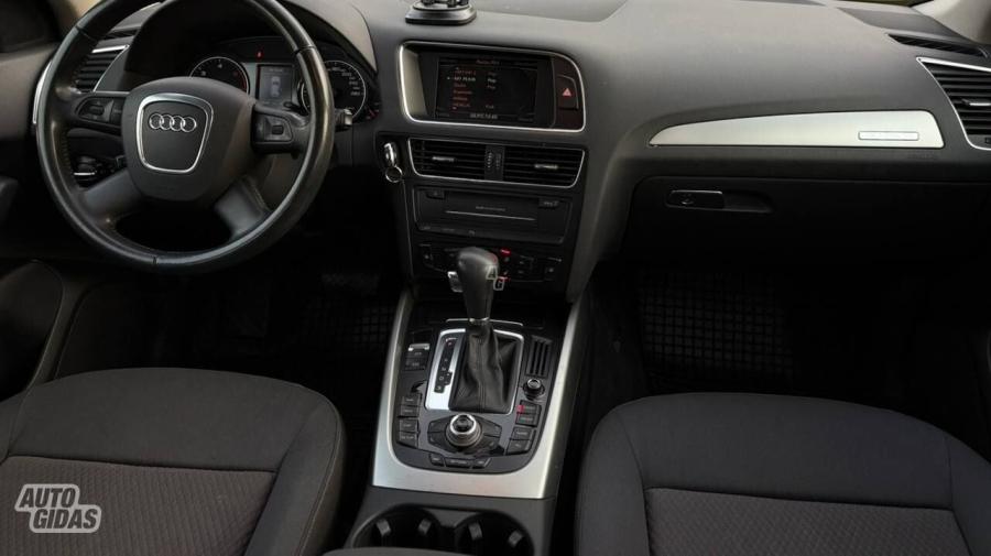 Blue Audi Q5 2010 in Klaipeda, with an engine capacity of 3.00 L and mileage of 294 thousand km for 6950 €, photo 14 on AUTOMOTO.COM.LV