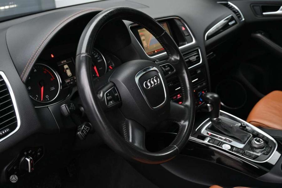 Zils Audi Q5 2011 Kretinga, ar dzinēja tilpumu 2.97 L un nobraukumu 229 tūkst. km par 10850 €, foto 24 vietnē AUTOMOTO.COM.LV