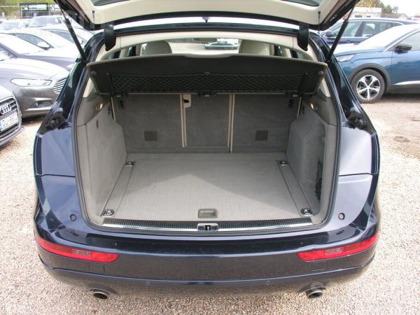 Blue Audi Q5 2011 in Riga, with an engine capacity of 3.00 L and mileage of 216 thousand km for 10950 €, photo 5 on AUTOMOTO.COM.LV