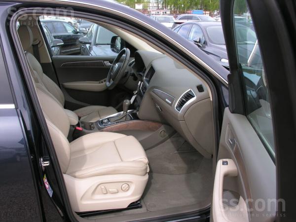 Blue Audi Q5 2011 in Riga, with an engine capacity of 3.00 L and mileage of 216 thousand km for 10950 €, photo 7 on AUTOMOTO.COM.LV