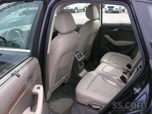Blue Audi Q5 2011 in Riga, with an engine capacity of 3.00 L and mileage of 216 thousand km for 10950 €, photo 10 on AUTOMOTO.COM.LV