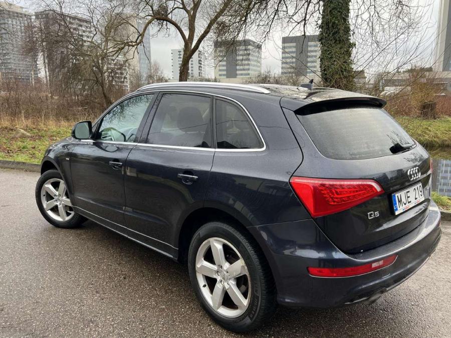 Zils Audi Q5 2012 Viļņa, ar dzinēja tilpumu 3.20 L un nobraukumu 228 tūkst. km par 6500 €, foto 5 vietnē AUTOMOTO.COM.LV